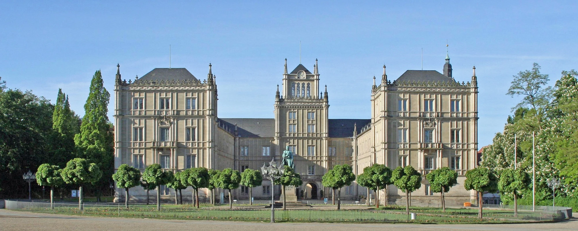 House of Saxe-Coburg and Gotha | Familypedia | FANDOM powered by Wikia