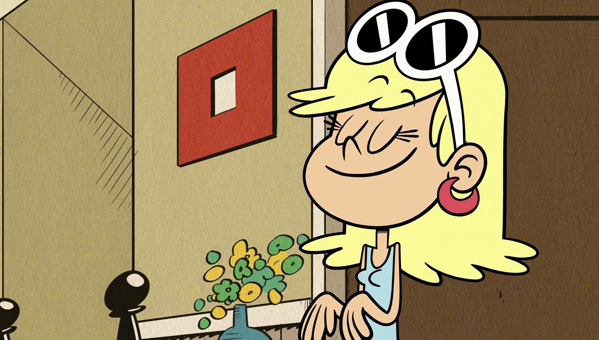 Image S1e09b Leni In Loris Shirtpng The Loud House Encyclopedia Fandom Powered By Wikia