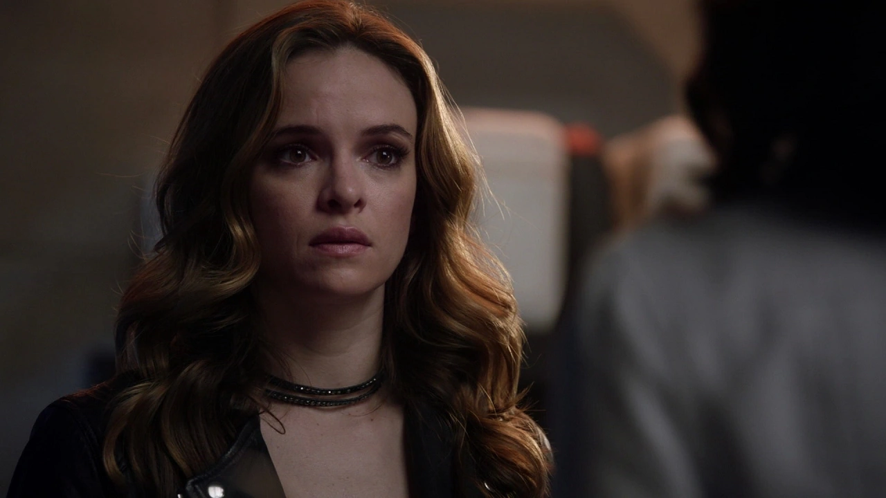 Caitlin Snow | Wiki Arrowverso | FANDOM powered by Wikia