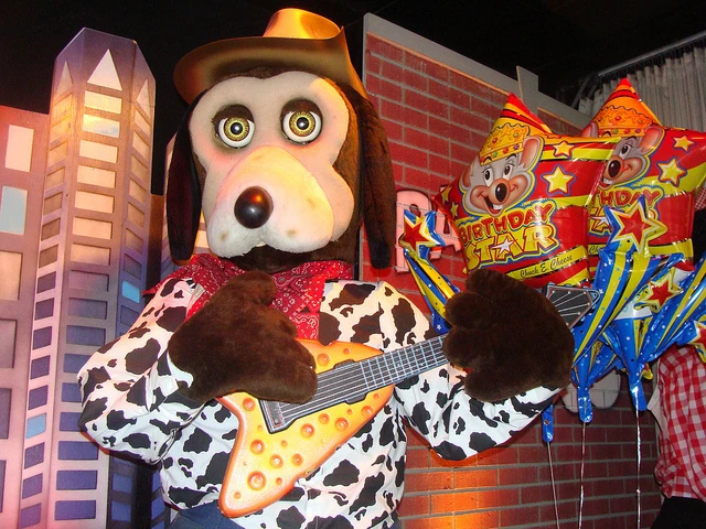 Jasper T. Jowls | Chuck E. Cheese Wiki | Fandom powered by Wikia
