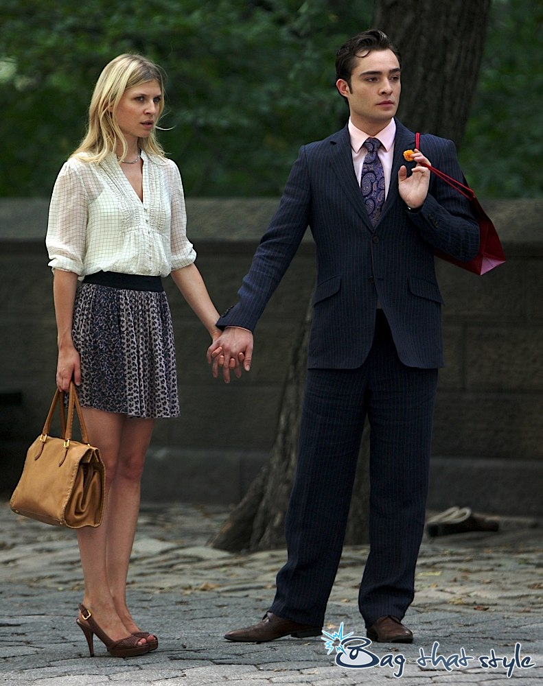 Image Chuck Bass Lives 002 Gossip Girl Wiki Fandom Powered By Wikia