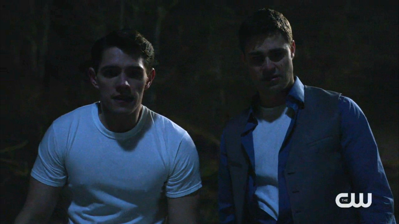 Image Season 1 Episode 1 The Rivers Edge Kevin And Moose At Sweetwater Riverpng Riverdale