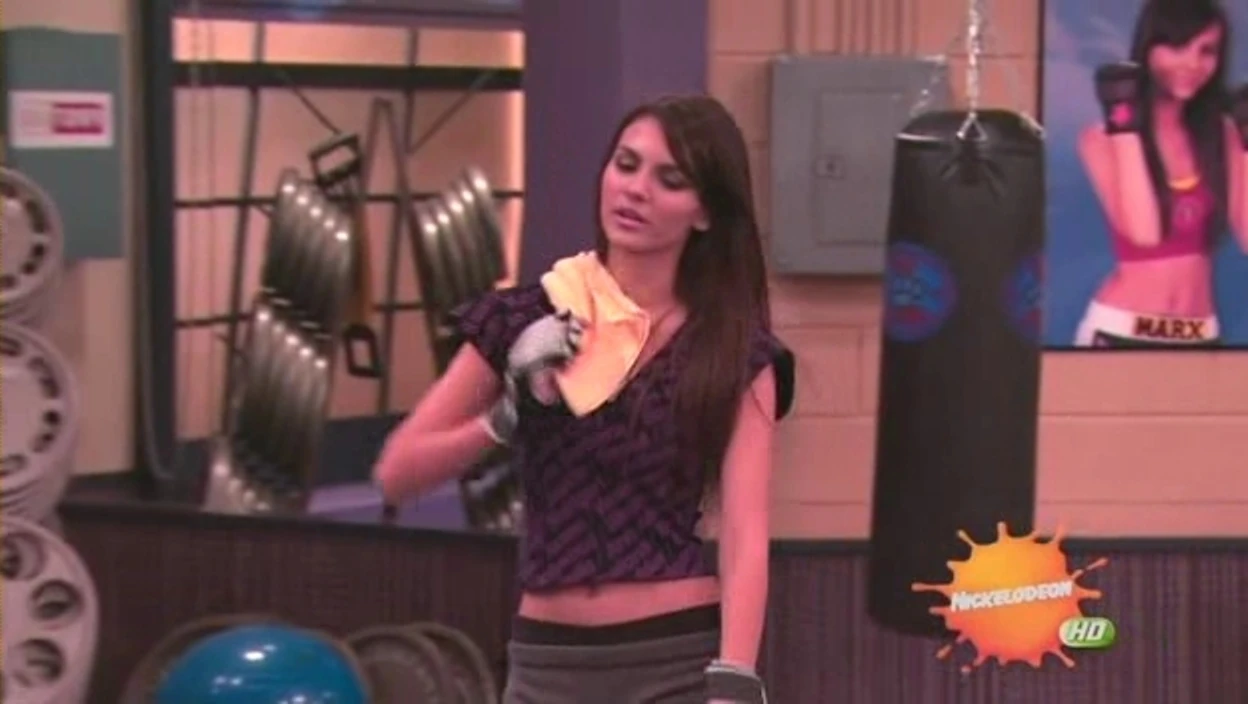 Victoria Justice On Ifight Shelby Marx Of Icarly Youtube